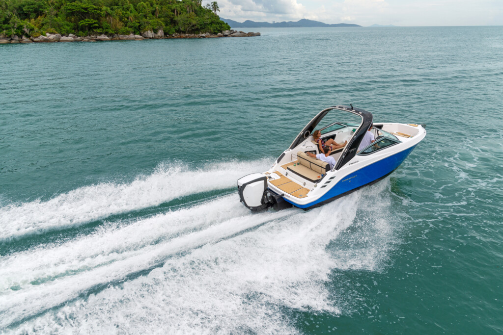 Barco a Motor: o que é e como funciona? - Oeste Marine Náutica