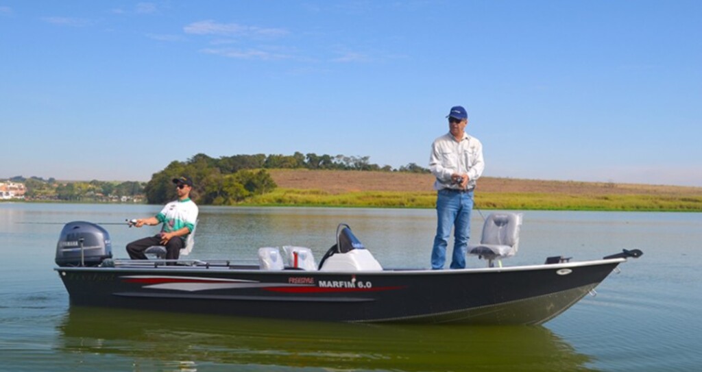 Lancha: A Combinação Perfeita de Aventura, Luxo e Liberdade