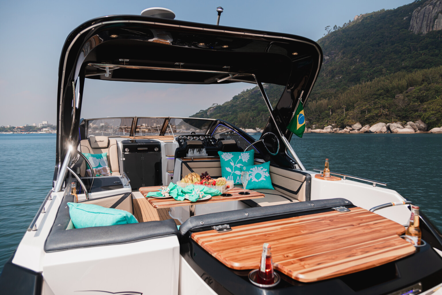 Lanchas Focker: Modelos e Especificações - Oeste Marine Náutica